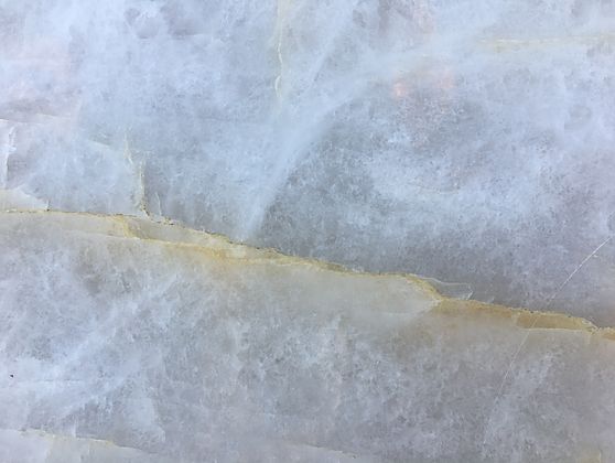 What are fissures and pits in natural stone? - Stone Interiors